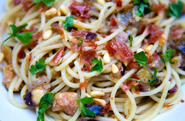 Pasta With Figs, Prosciutto & Pine Nuts | Italian Food Forever