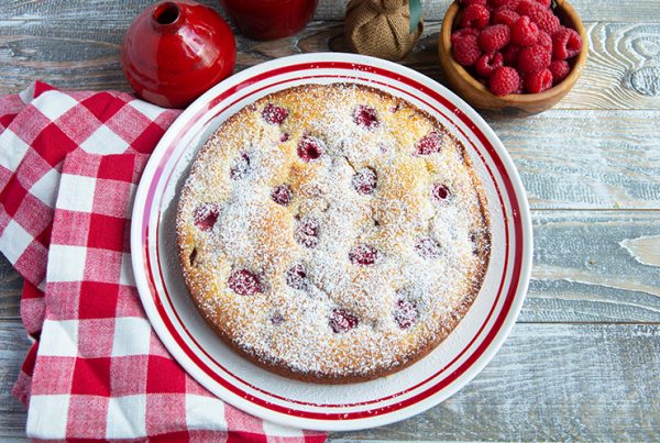 Raspberry & Almond Buttermilk Cake | Italian Food Forever