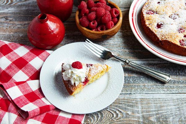 Raspberry & Almond Buttermilk Cake | Italian Food Forever